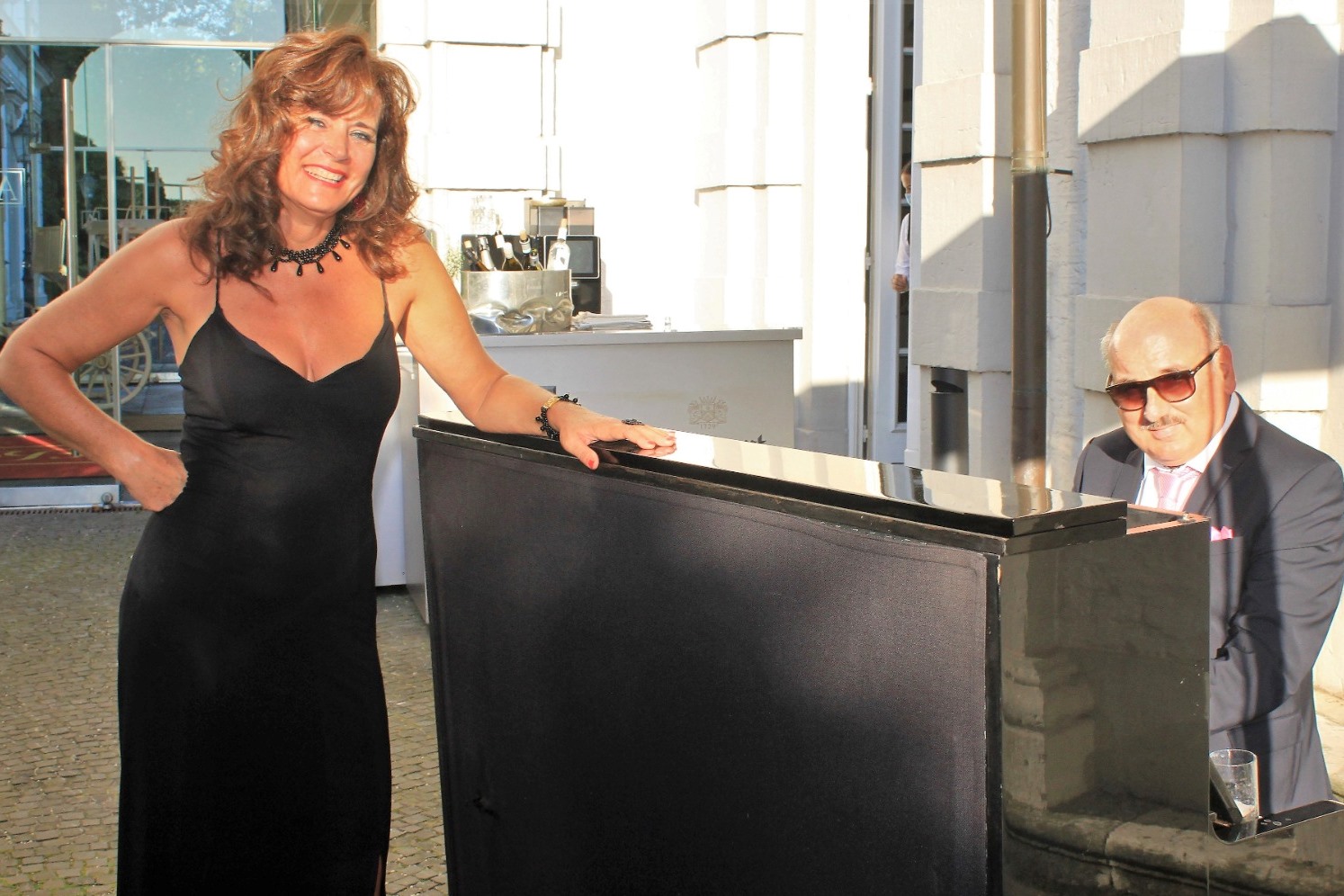 Piano Bar Music – heute mal im Café - Himmel & Ääd e.V.